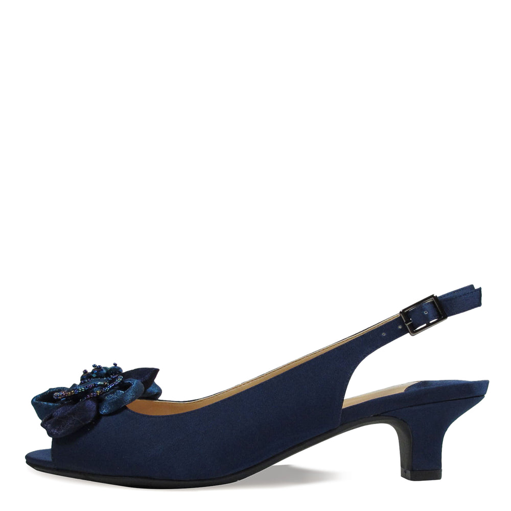 Women's J Renee, Leonelle Sandal — Peltz Shoes